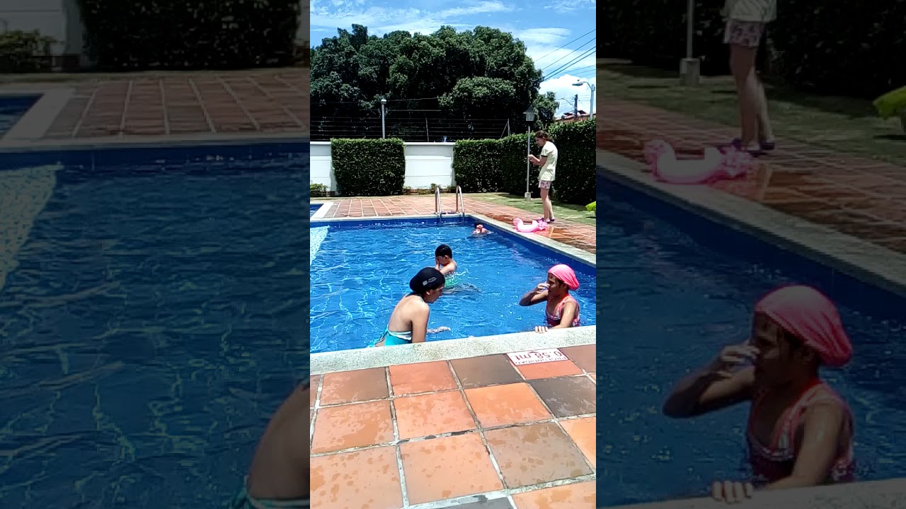 Retos en la piscina - YouTube