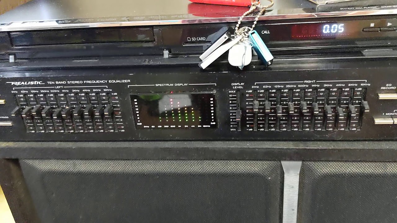 My old school spectrum analyzers - YouTube