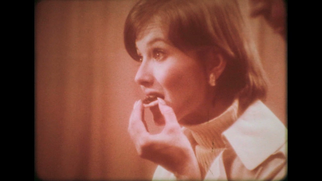 Escort Crackers - Jewelry Store - 1960s Nabisco TV Commercial - YouTube