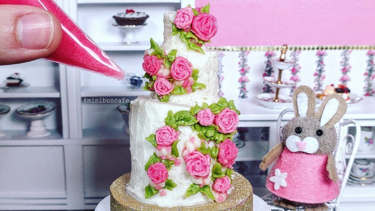 Miniature Buttercream Rose Cake - Mini Buttercream Rose Piping ...