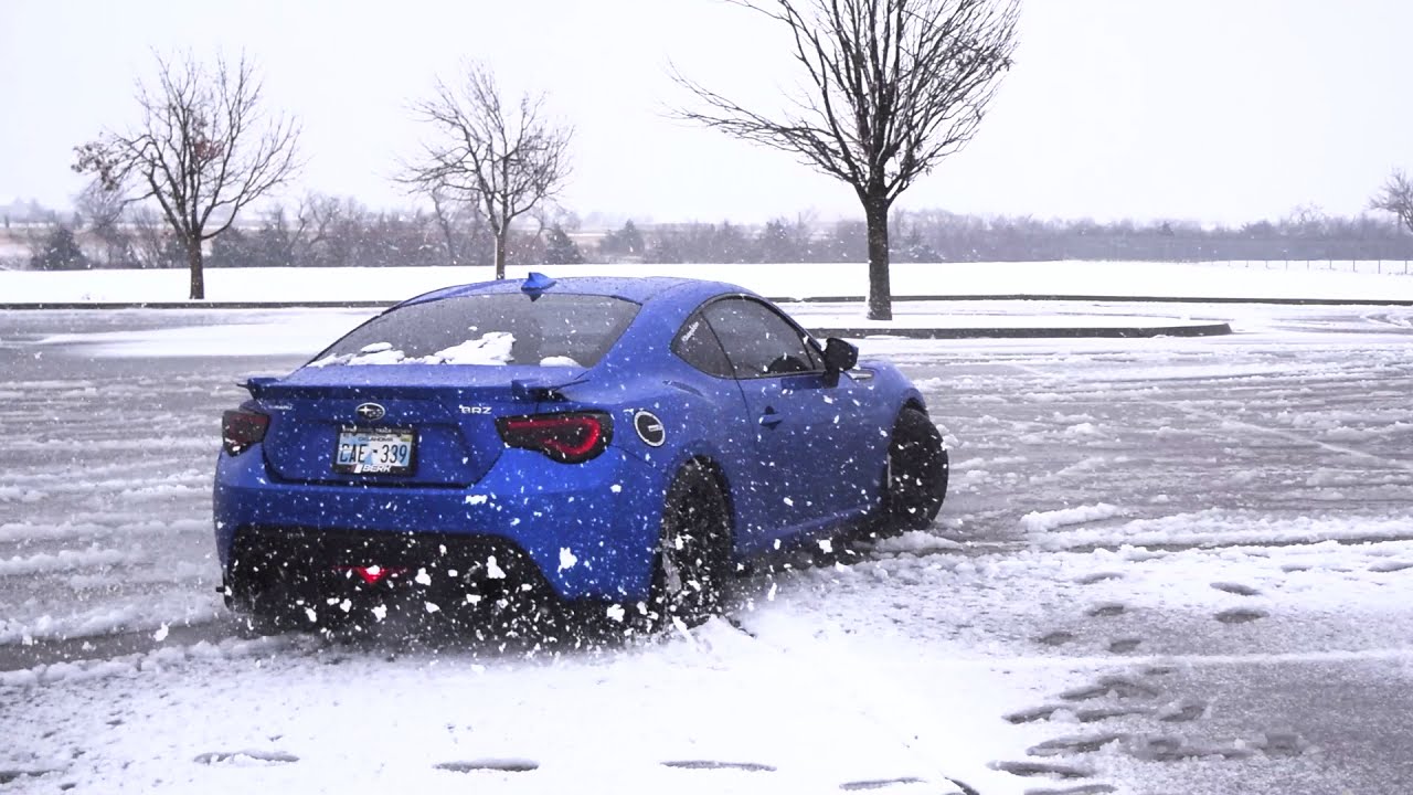 Subaru BRZ Snow Drifting - YouTube