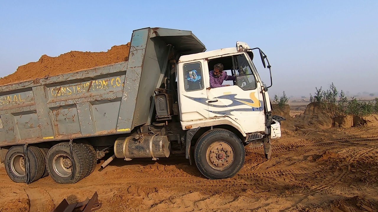 AMW truck performance in load - YouTube