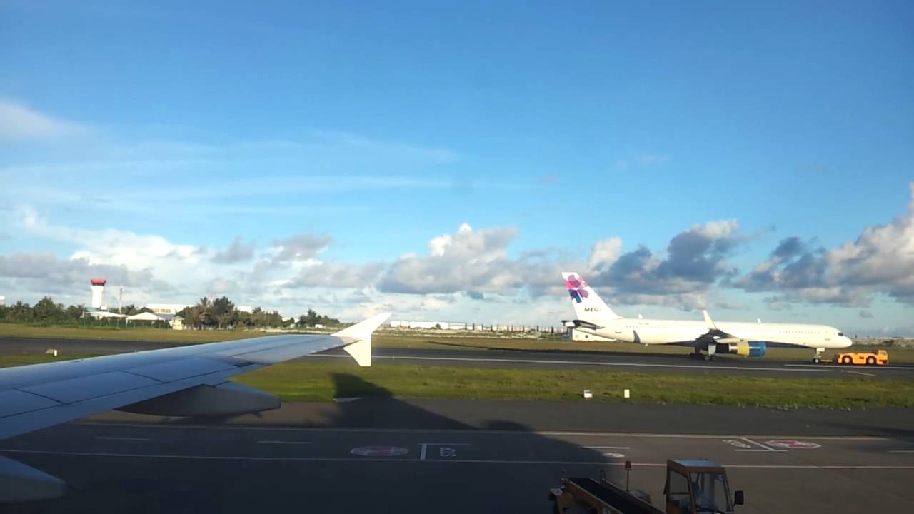 Mega Maldives Airline Boeing 757-200 - YouTube
