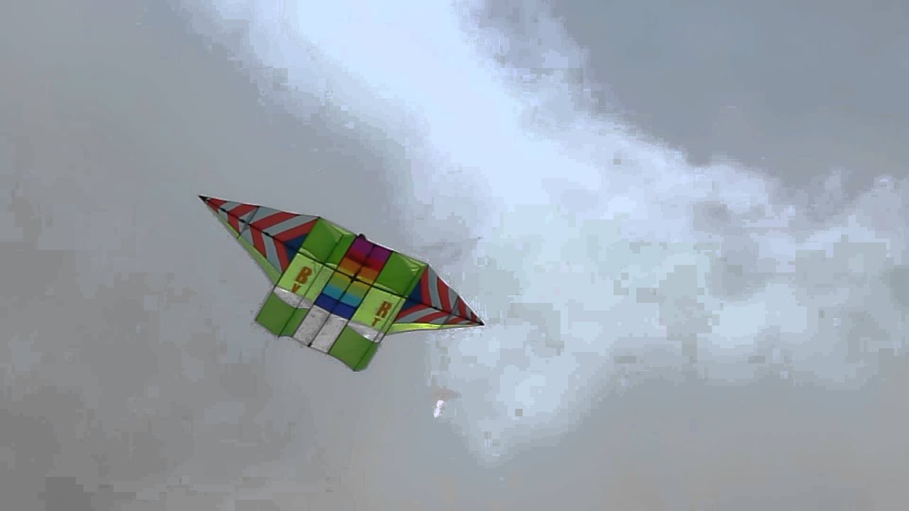 Vietnamese Singing Kite - YouTube