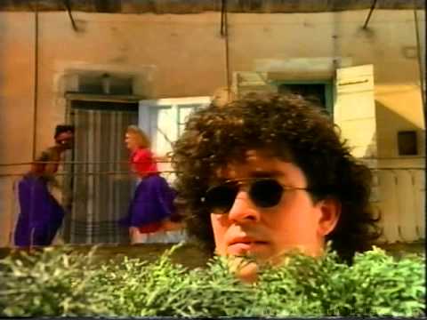 Cadburys chocolate taste advert - YouTube