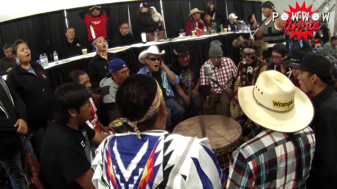 Stoney Park Women's Traditional Round Dance @ Dakota Dunes Powwow 2016 ...