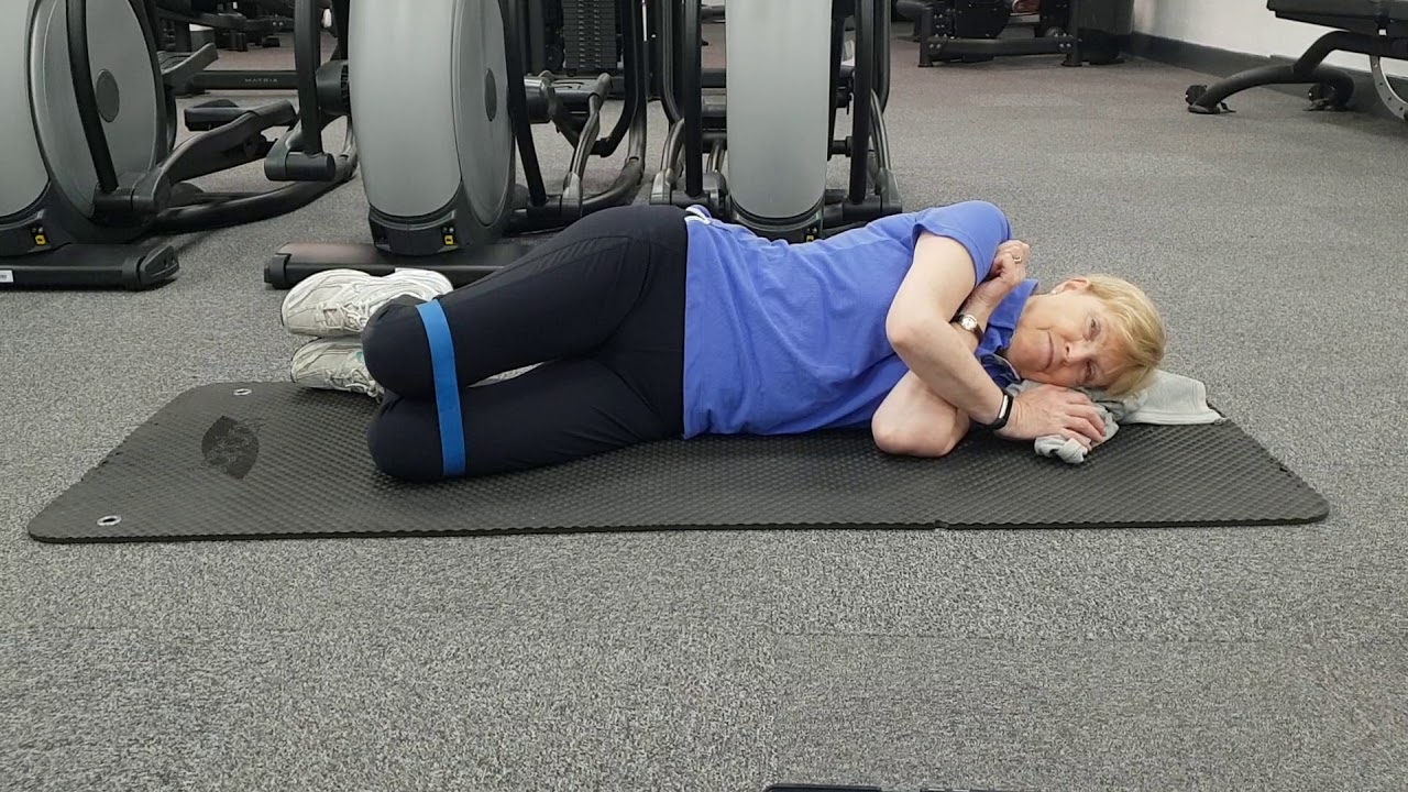 Banded hip raises. - YouTube