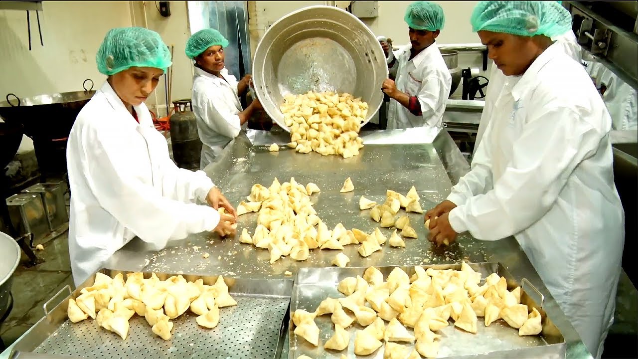 Samosa Processing Factory in india || Panjabi Samosa Factory Production ...