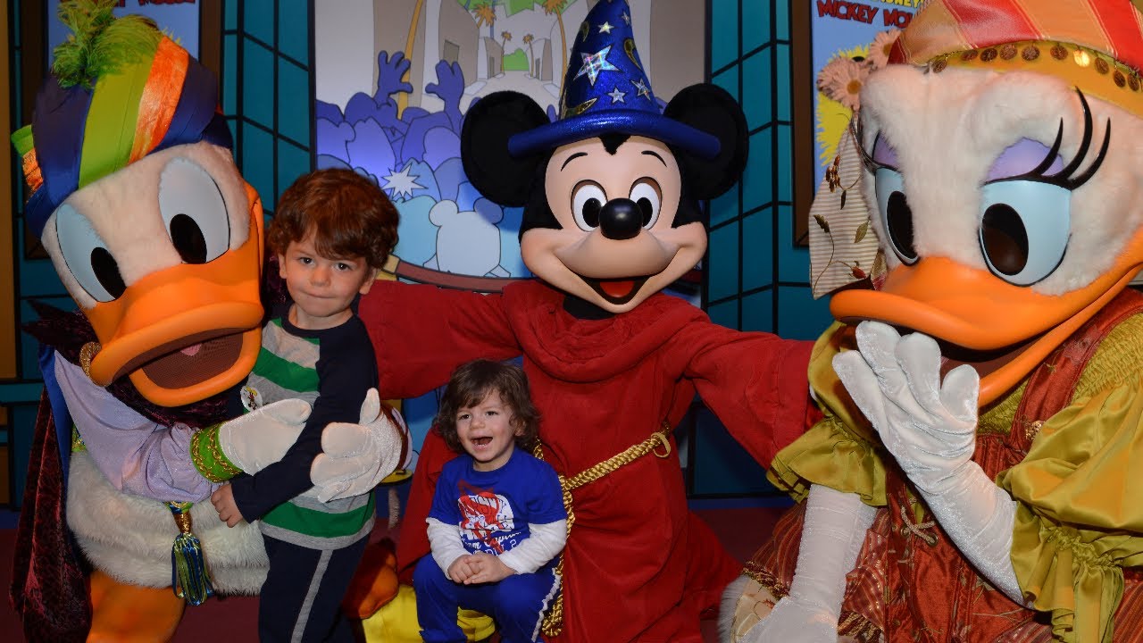 Meeting Circus Goofy Donald Duck Daisy Duck Minnie Mouse Sorcerer ...