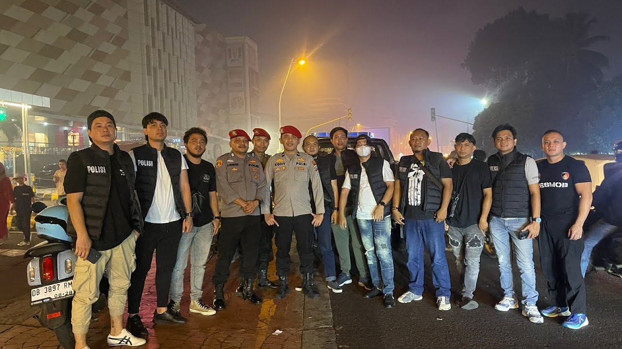 Tim Resmob Patroli Malam Tahun Baru 2024 - YouTube
