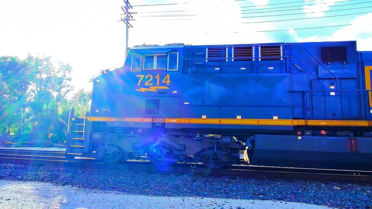 CSX 7214 & 3102 DPU Intermodal Train Watseka Illinois - YouTube