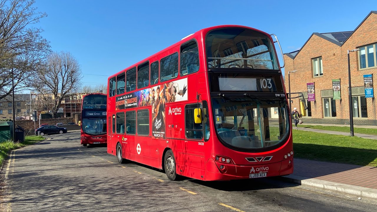 Journey on the 103 - Arriva London North | Wright Gemini 2 VDL DB300 ...