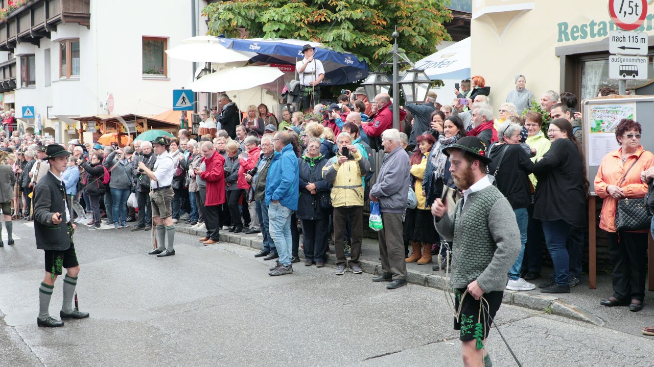 Bauernmarkt und Almabtrieb Reith im Alpbachtal Österreich - YouTube