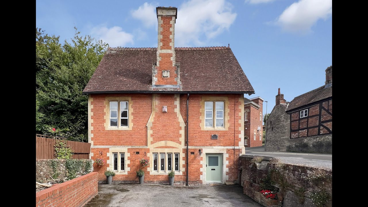 Martin & Co Video Tour of Bratton Road, Westbury - YouTube