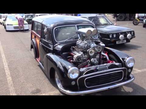 V8 pro street traveller at santa pod - YouTube