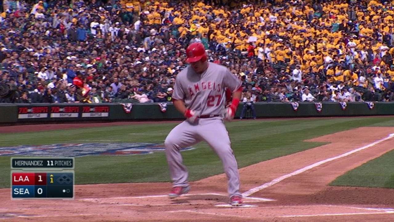 LAA@SEA: Trout starts off the season with a home run - YouTube