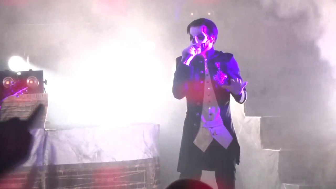 Ghost - "Ghuleh/Zombie Queen" (Live in Los Angeles 10-20-16) - YouTube