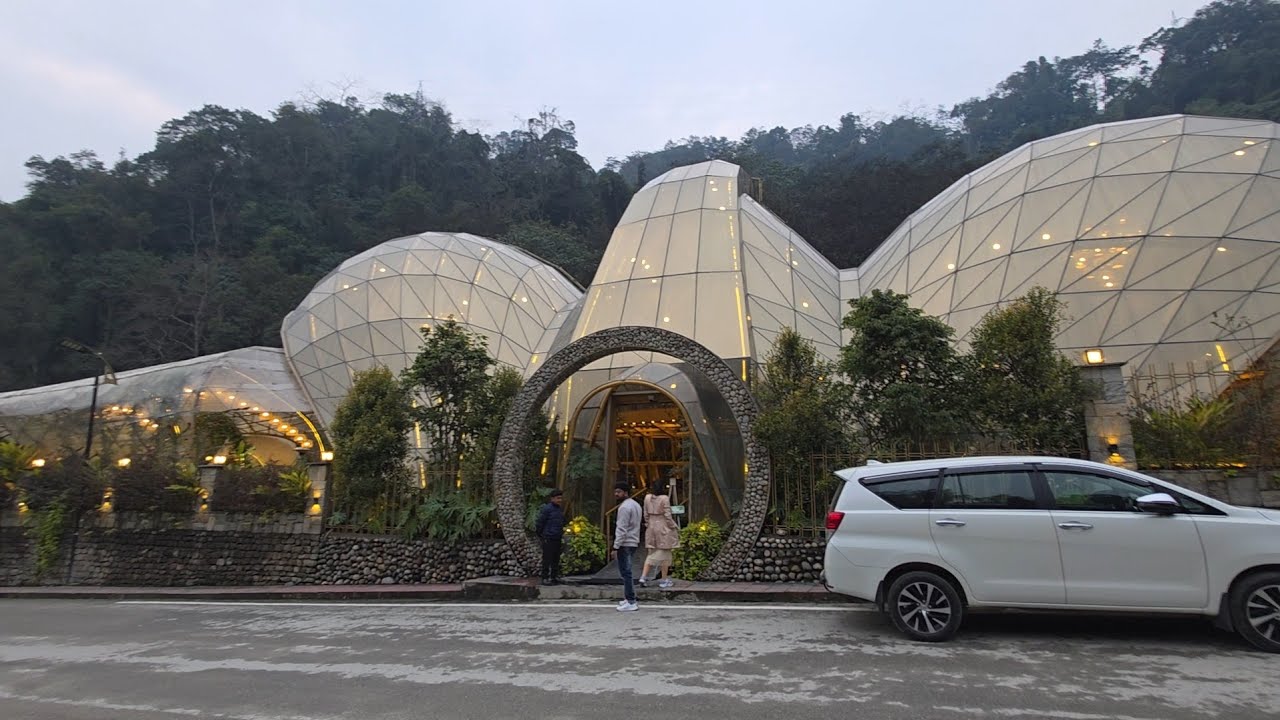 Queen's Pod Resort || Gangtok || Sikkim || Resturant - YouTube