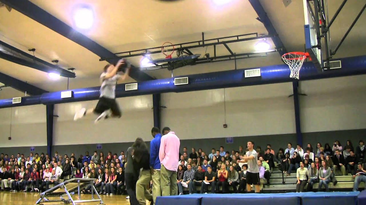 SOAR Dunk Team from Liberty University - YouTube