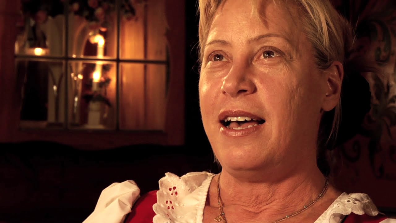 An In-Depth Visit to Al Johnson's Swedish Restaurant - YouTube