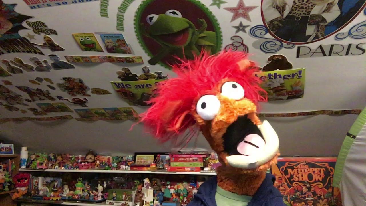 Pepe and Gonzo Sing Macho Man - YouTube