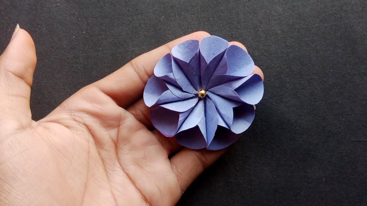 WOW DIY WHITE PAPER SE FLOWER KAISE BNAYE PAPER FLOWER DESIGN - YouTube