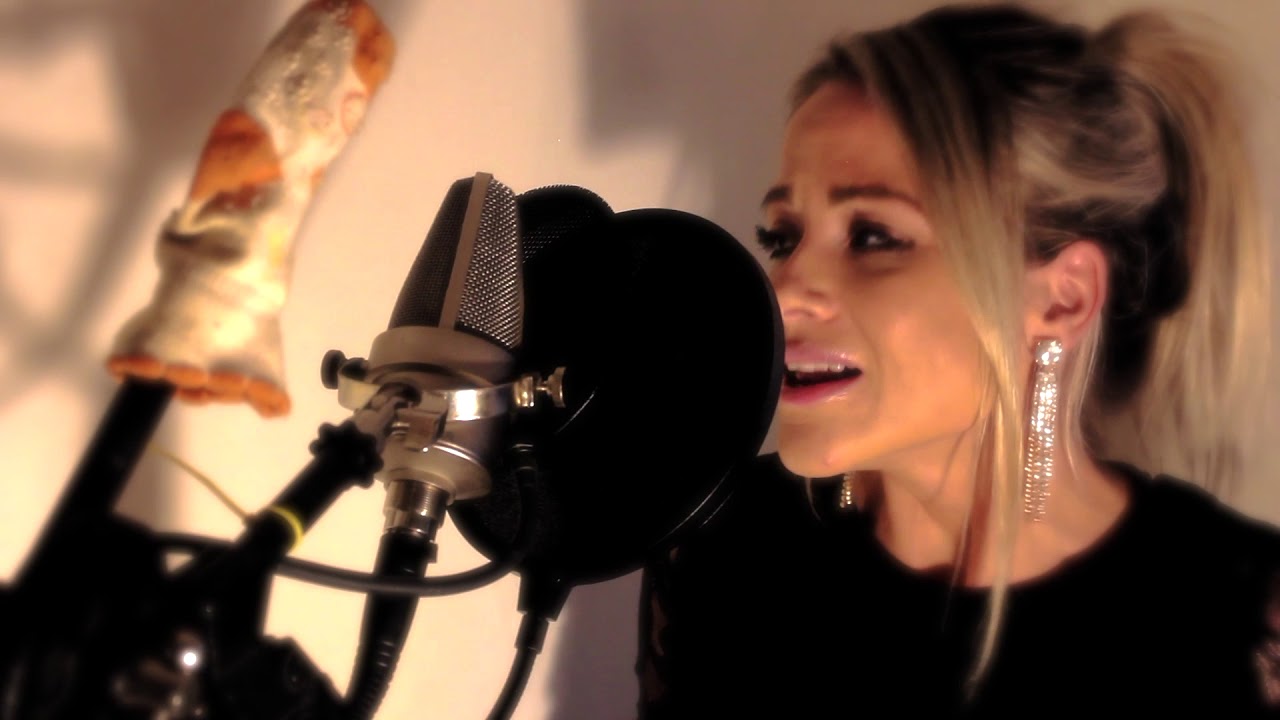 Carly Cunningham - Professional Profile, Photos on StarNow