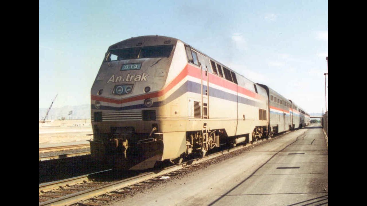 Amtrak GE Genesis - YouTube