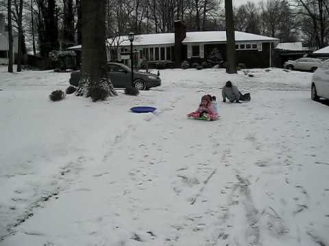 2009/01/18 Snow Day:  Adelina, Isabelle, and Grandpa - Nice Catch Grandpa