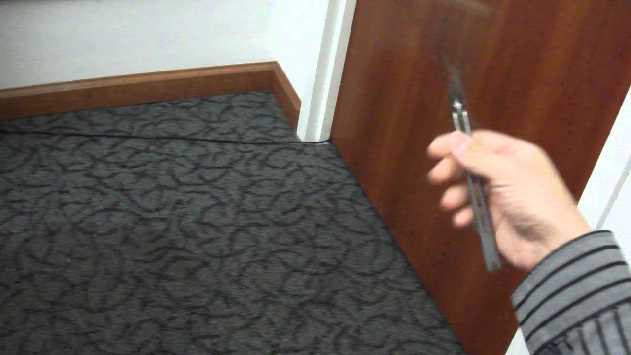 Forward Open Hand Palm Roll (Balisong Trick) - YouTube