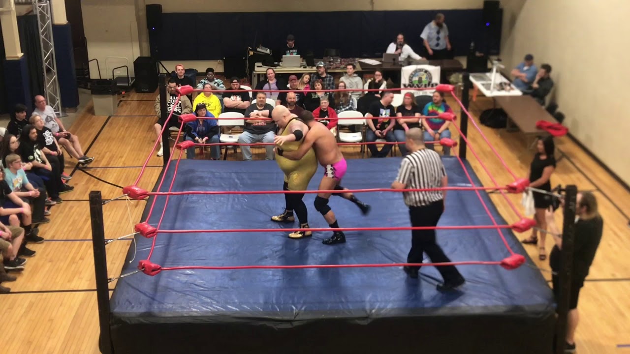 Douglas Stout vs Tank @ RCW 5/17/2019 - YouTube
