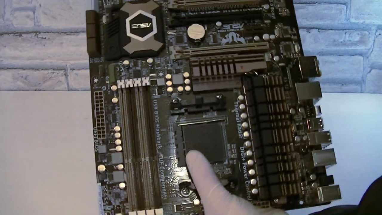 ASUS Sabertooth 990FX R2.0 Motherboard Unboxing - YouTube