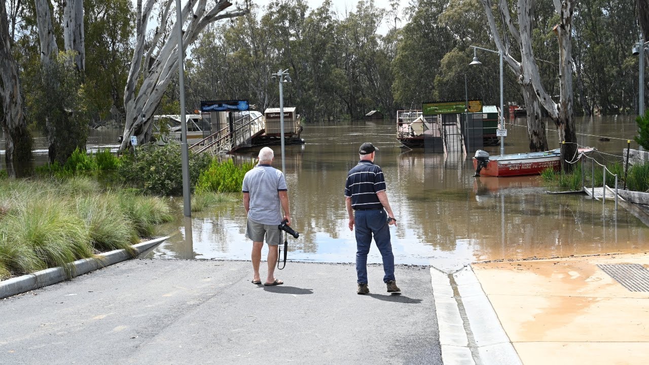 Flood inquiry calls for submissions - YouTube