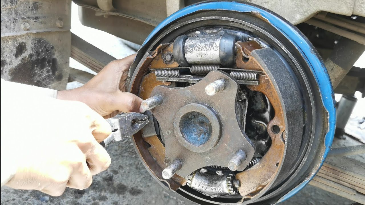 how to brake show fitting // axle baring greace - YouTube