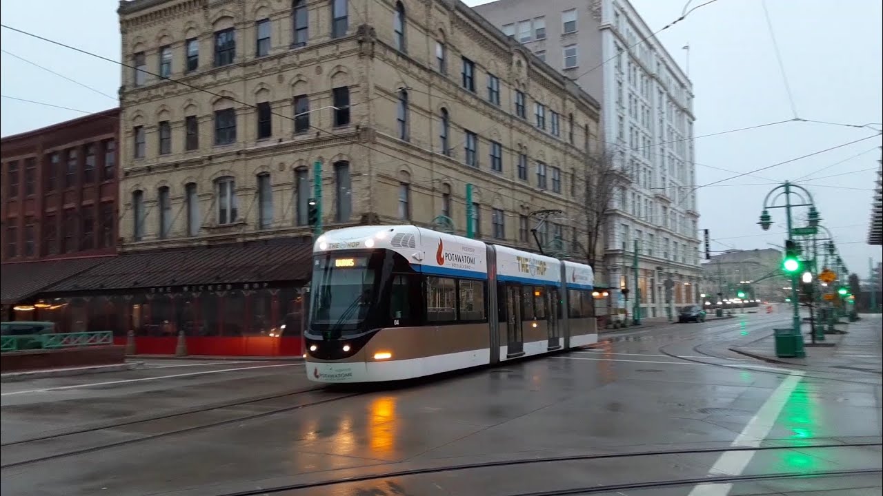 City of Milwaukee "The Hop" Streetcar #04 - YouTube