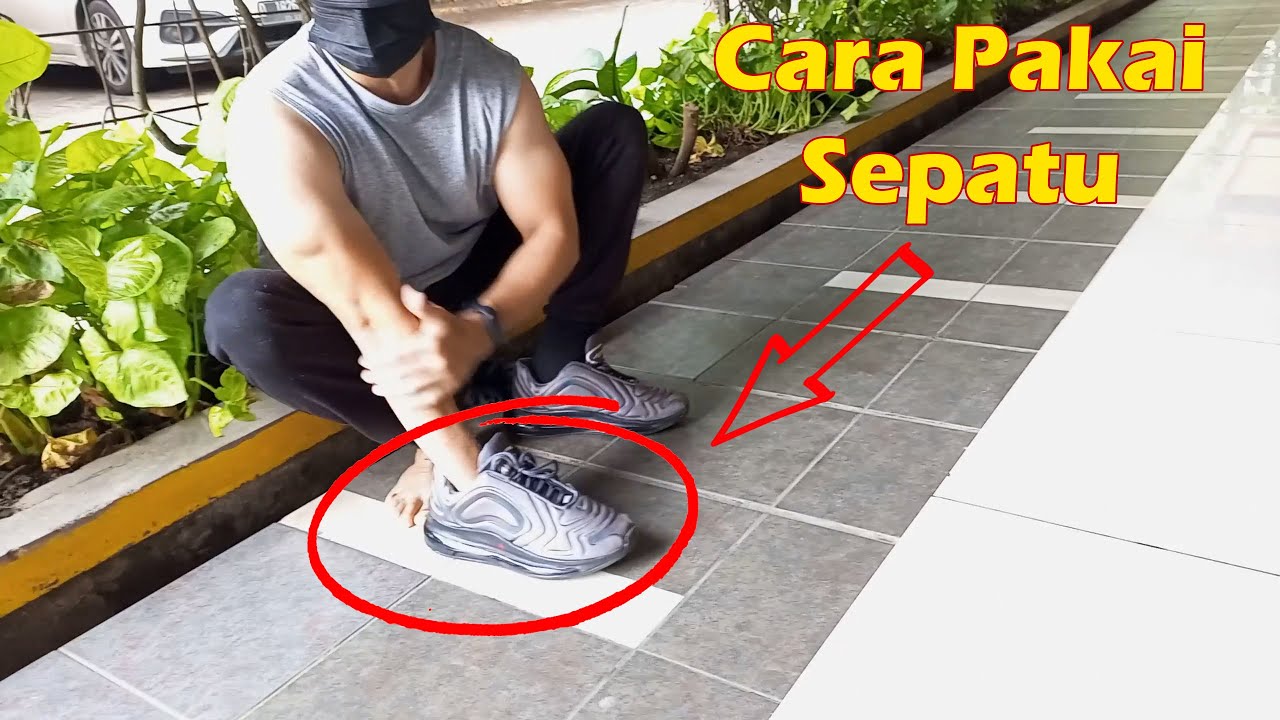 Cara menggunakan sepatu #tutorialjadimanusia - YouTube