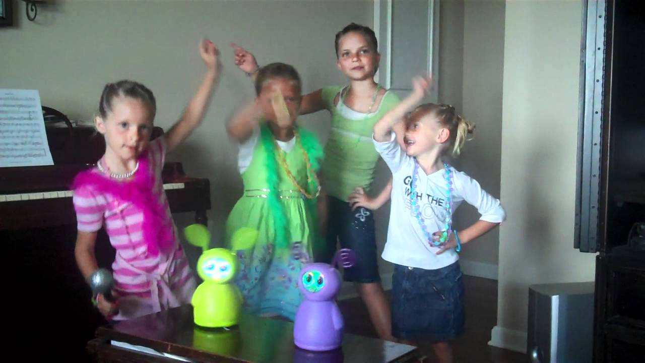 Fijit Friends Dance Parties - with Sonic Chirp - YouTube