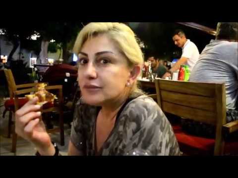 MUAZZEZ ERSOY ŞANLISINA PİZZA YEDİRDİ