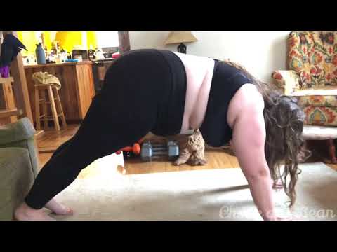 Fat Girl Yoga Struggles [BBW Girlfriend]
