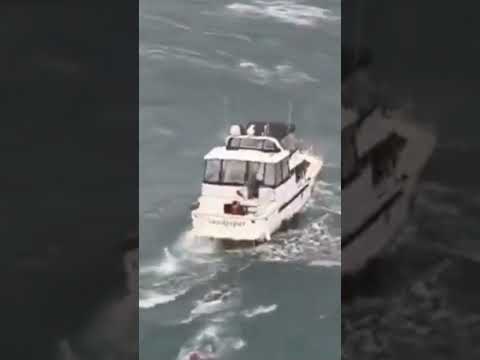 Batan titanı enkazını aramaya giden bir yat, dev bir dalga tarafından parçalandı 😱😱 #titanic