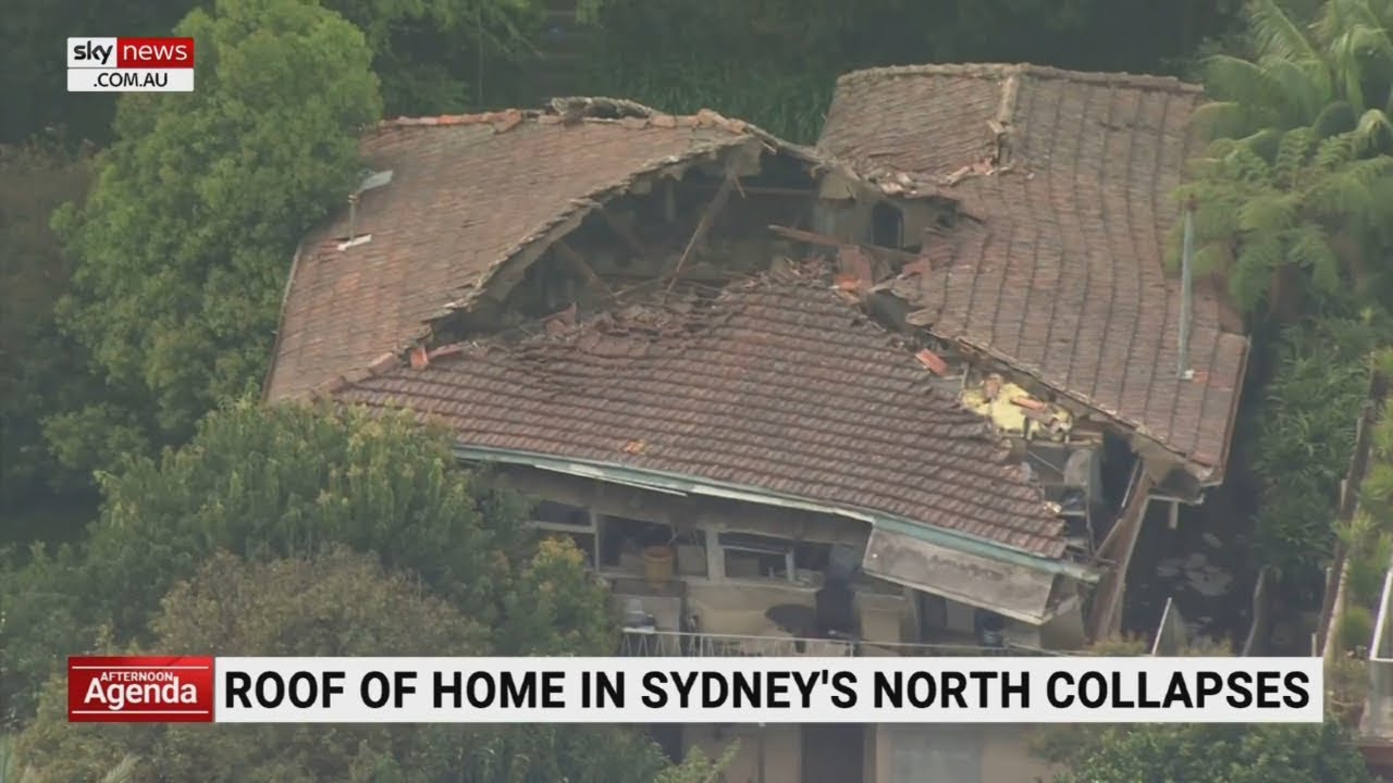 Roof collapses at home in Sydney's north - YouTube