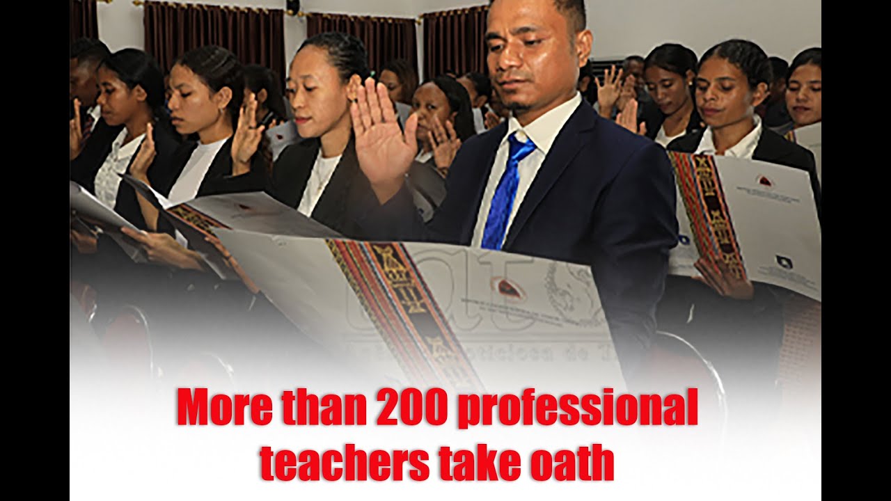 More than 200 professional teachers take oath - YouTube