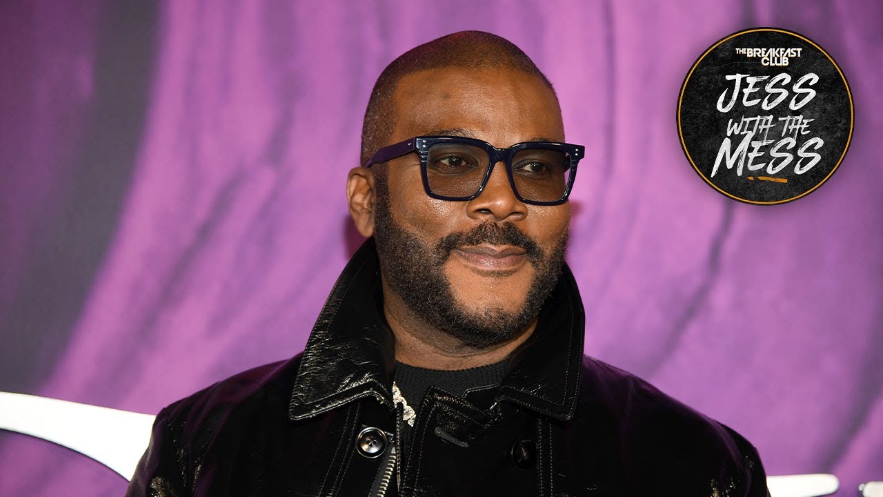 Tyler Perry Makes It Rain On Dancers At Usher Concert 👀 - YouTube