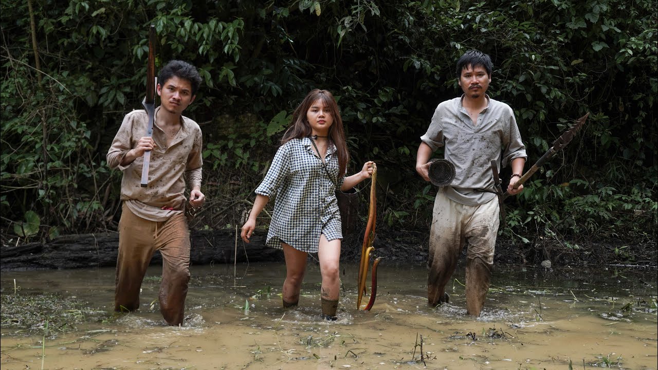 Realistic Survival - Hunting in the Swamp, Feeling the Care of Two Men ...