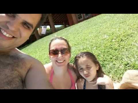 July Meninas em férias é pura diversão.