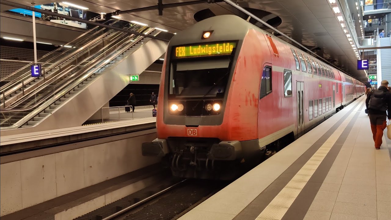 147 003 schiebt den FEX nach Ludwigsfelde - YouTube