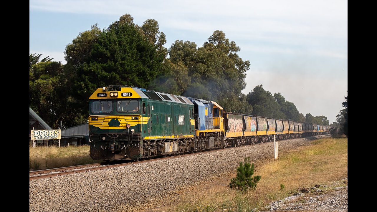G543 and XR558 on 9153 empty PN grain to Boort- 22/2/23 - YouTube