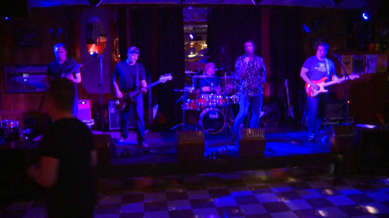 Basement Kings Band - Singing In My Sleep - YouTube