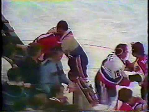 Bench clearing fight between Flyers and NY Islanders 1979/1/6 - YouTube