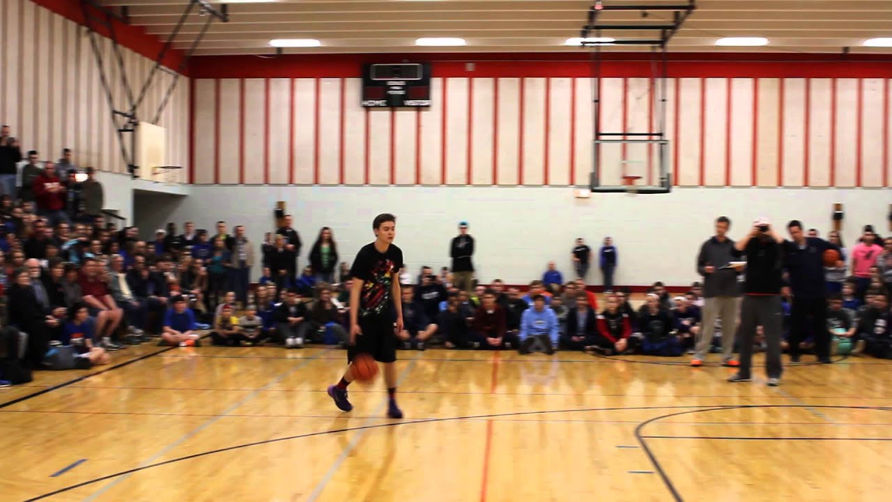 Jonathan Thomas with a 360 Dunk at the NCHC Dunk Competition - YouTube